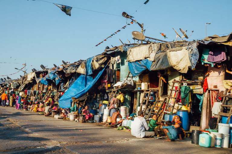 The Sprawling Indian Slum Economy: Dharavi - The Borgen Project